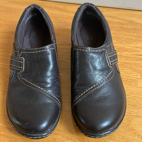 Clarks | Shoes | Clarks Dark Brown Leather Loafers Sz 6m Just Like New ...